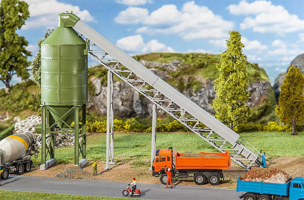 H0 Silo with conveyor - E-trains