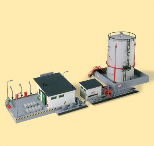 Small tank farm with tall tank - Kit - E-trains