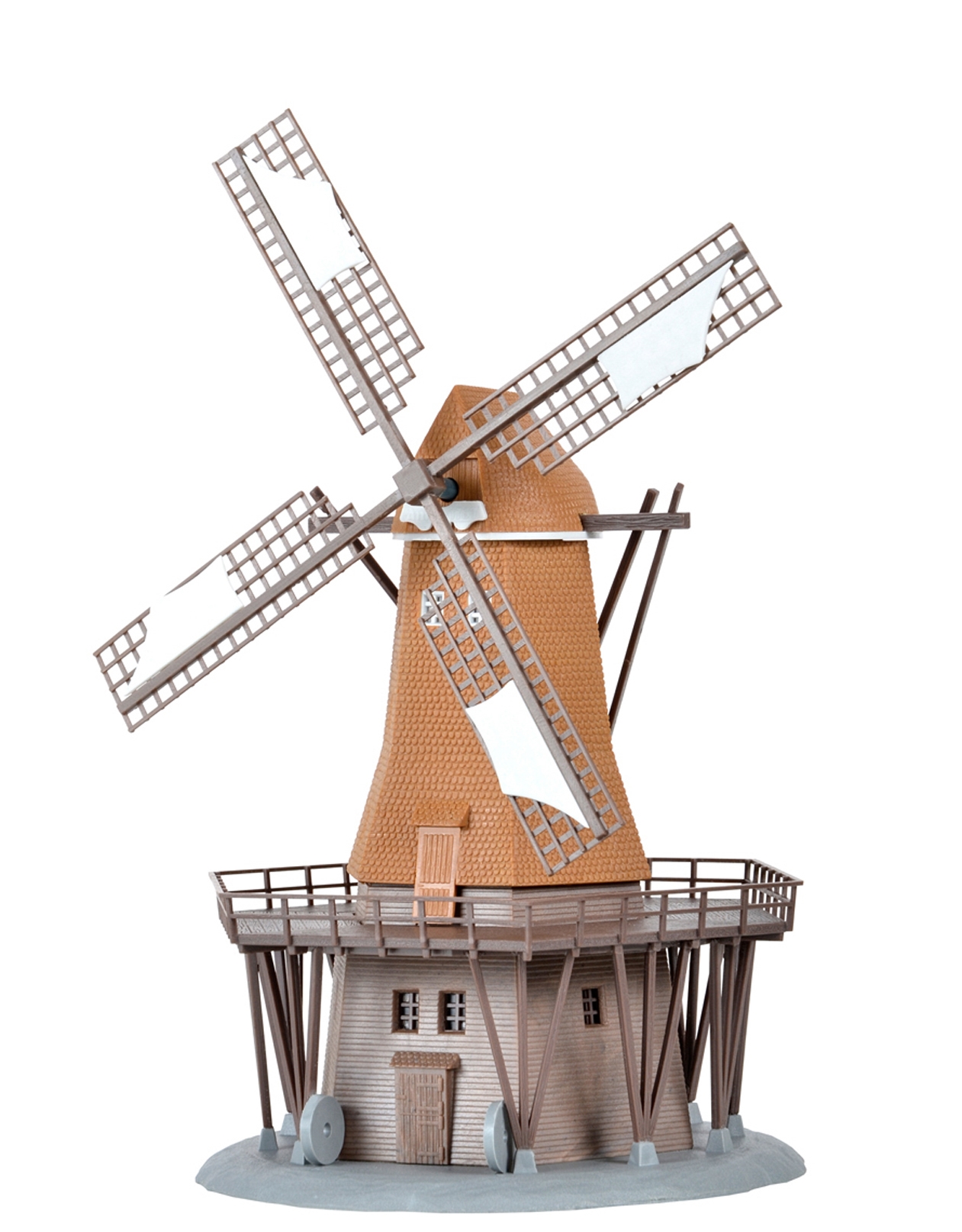 N Windmill in Lemkenhafen - E-trains