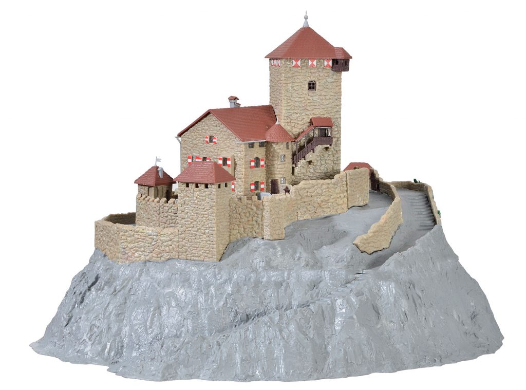 N Castle Branzoll - E-trains