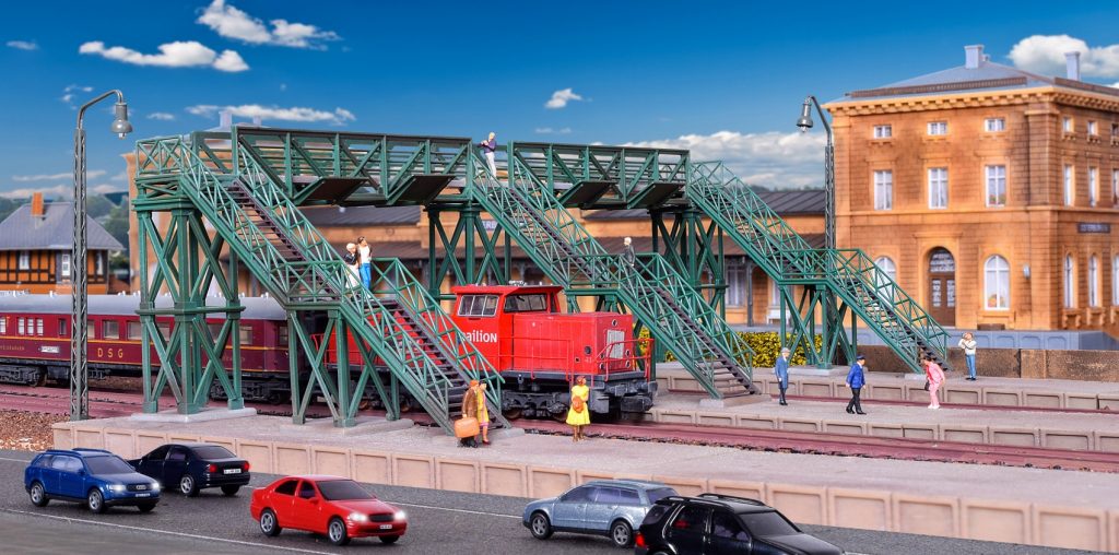 N Footbridge, four track - Kit - E-trains