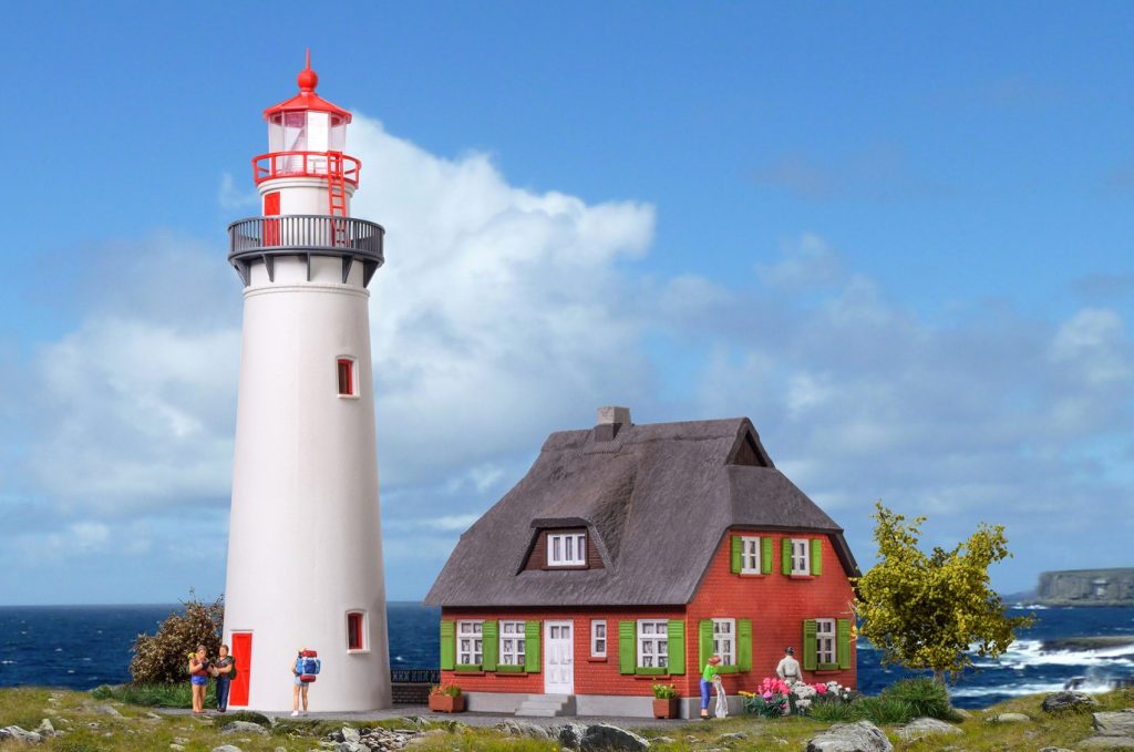 Lighthouse Hiddensee with annexe - E-trains