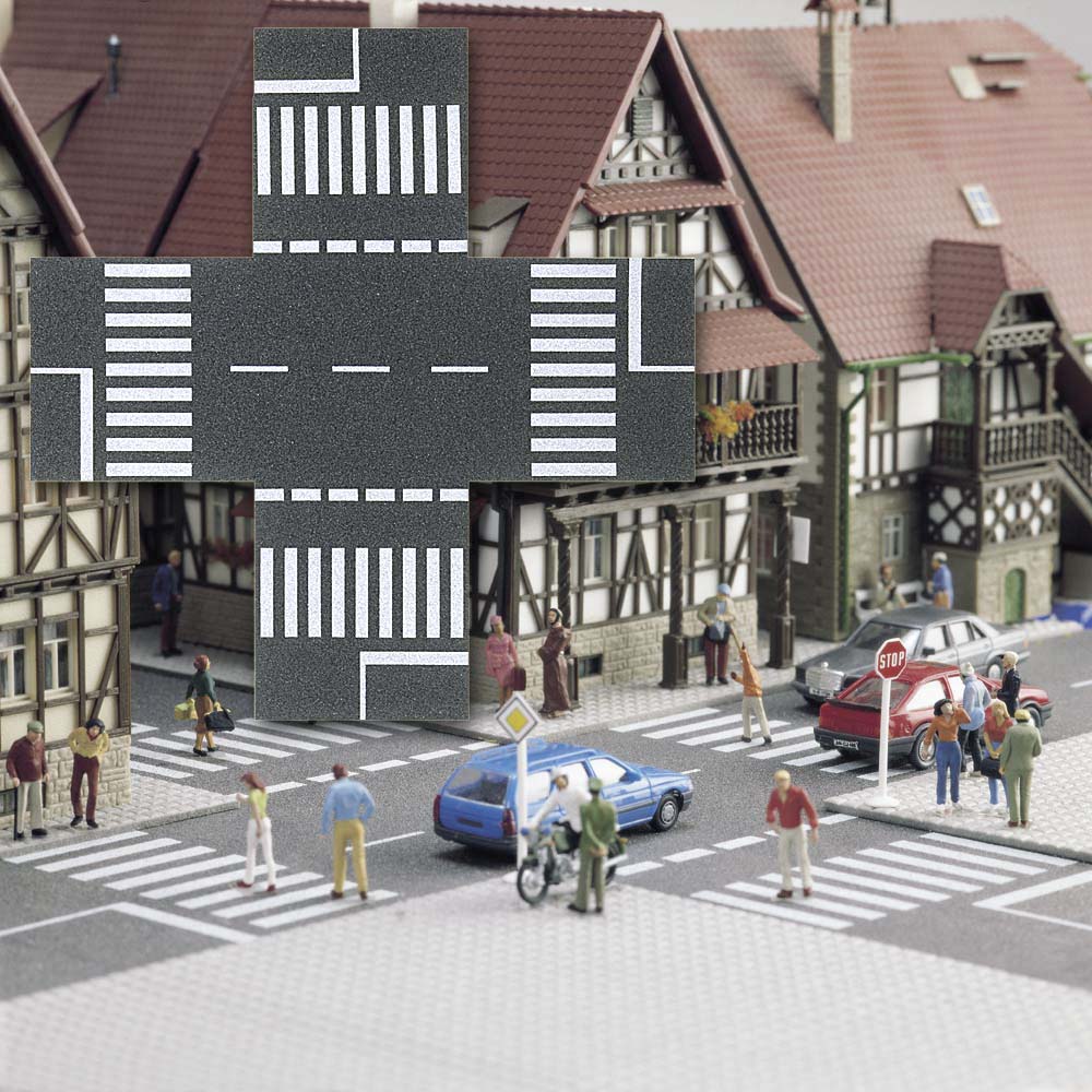 Pedestrian crossings - E-trains