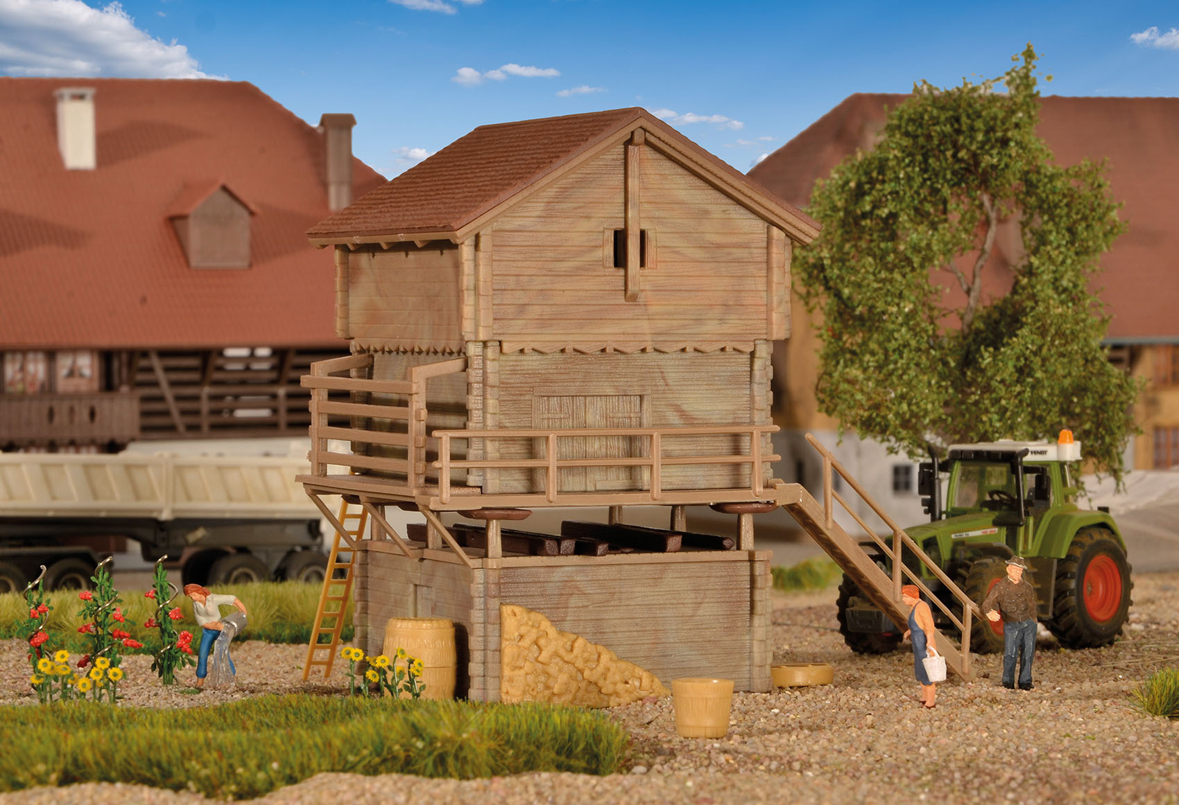 H0 Stable and barn - E-trains