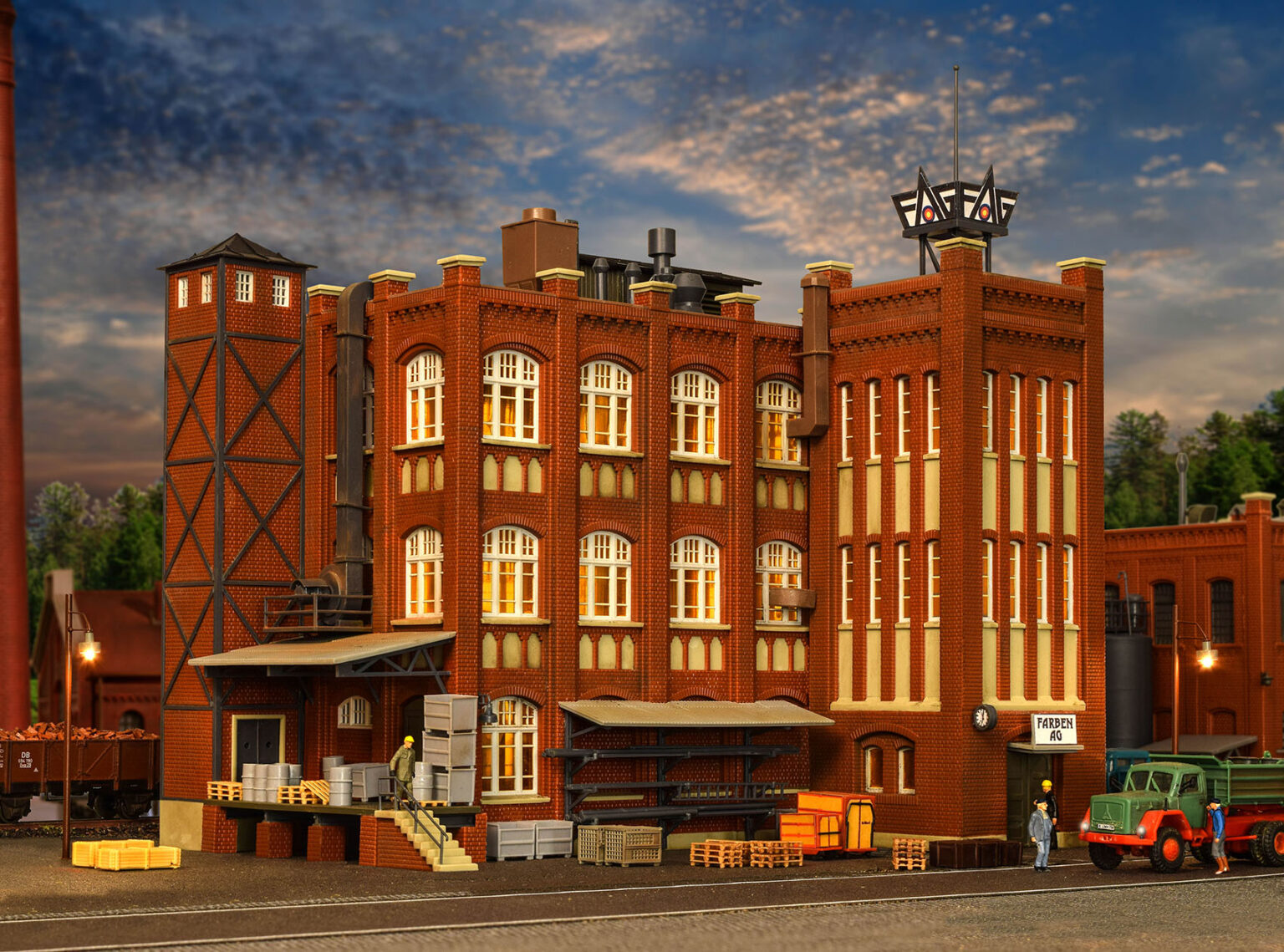 H0 Factory building of Wilhelminian time - E-trains