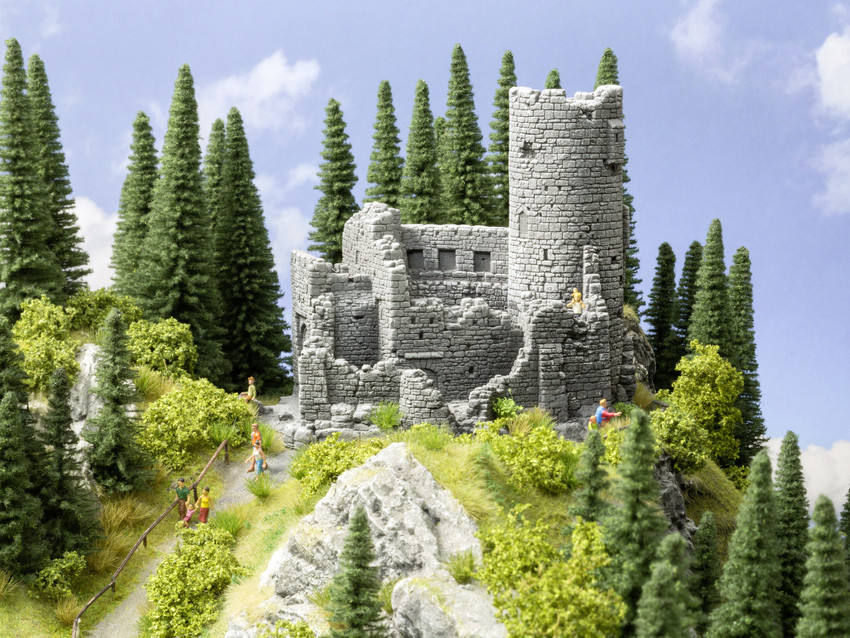 Castle ruin - E-trains