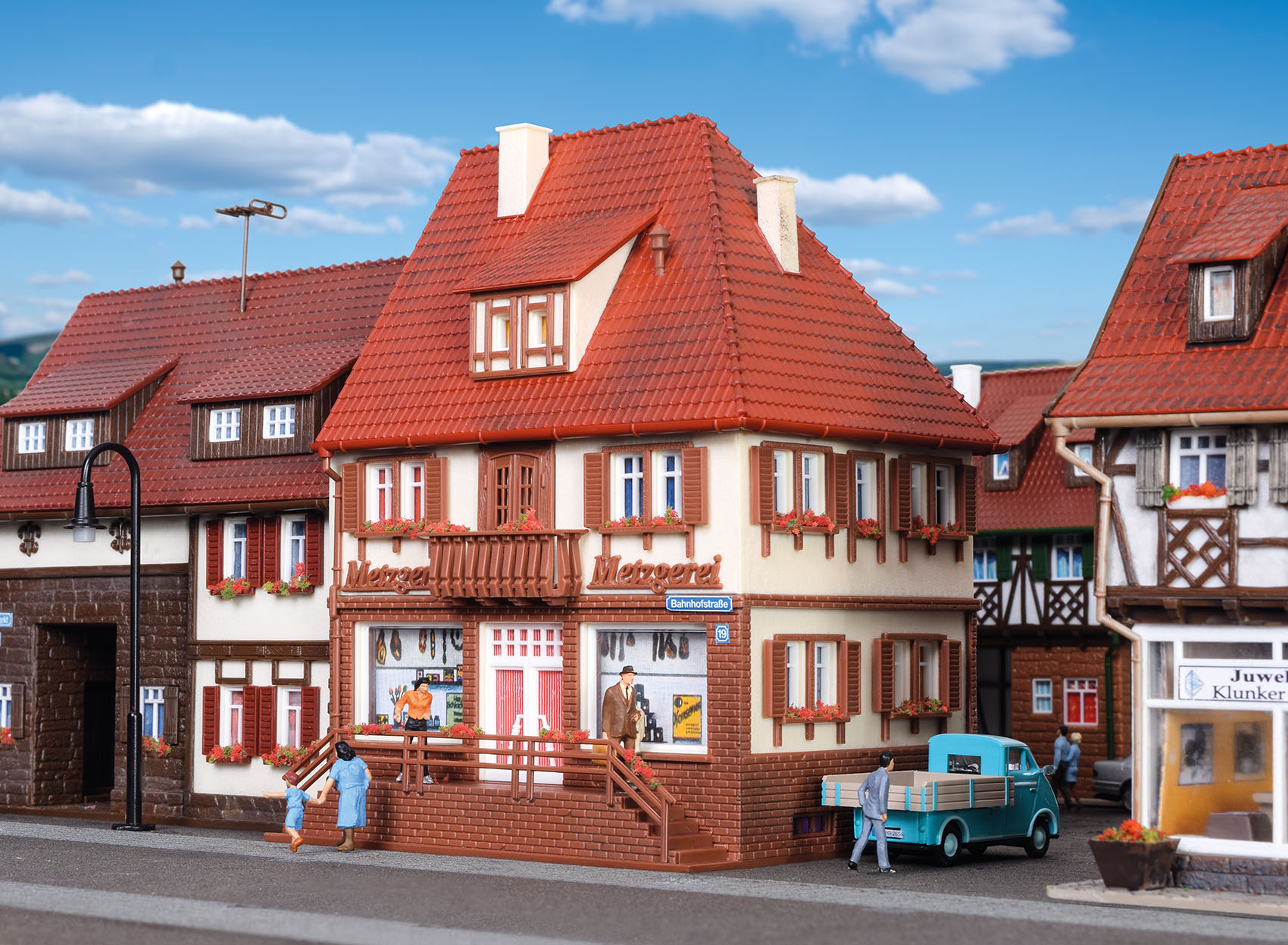 H0 Butcher‘s shop Bahnhofstraße 19 - Kit - E-trains