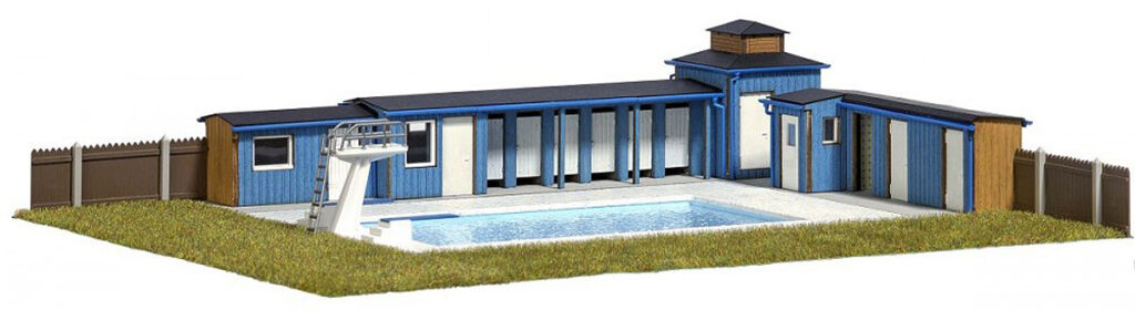 Open-air swimming pool - E-trains