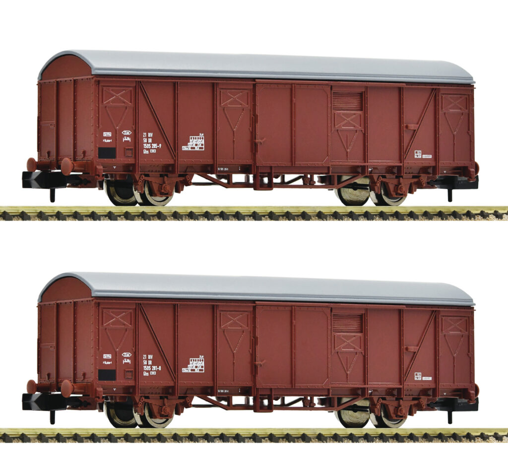 2 piece set: Covered goods wagons, DR - E-trains