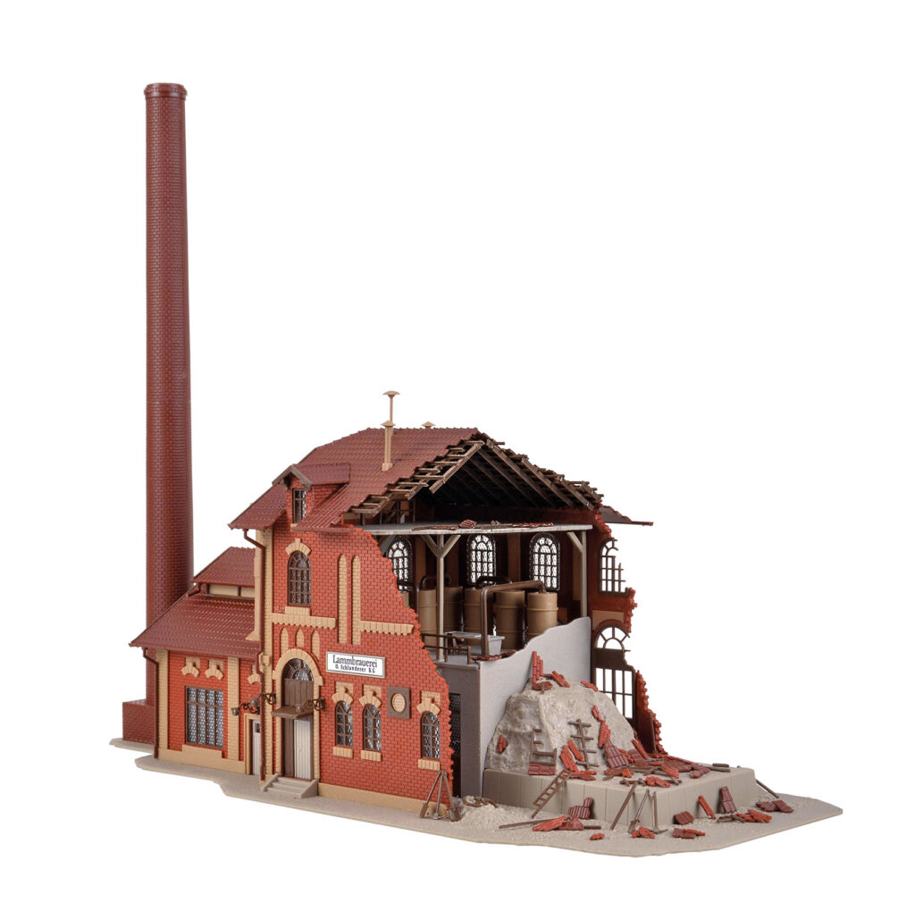 H0 Brewery in demolition, retro-series - kit - E-trains