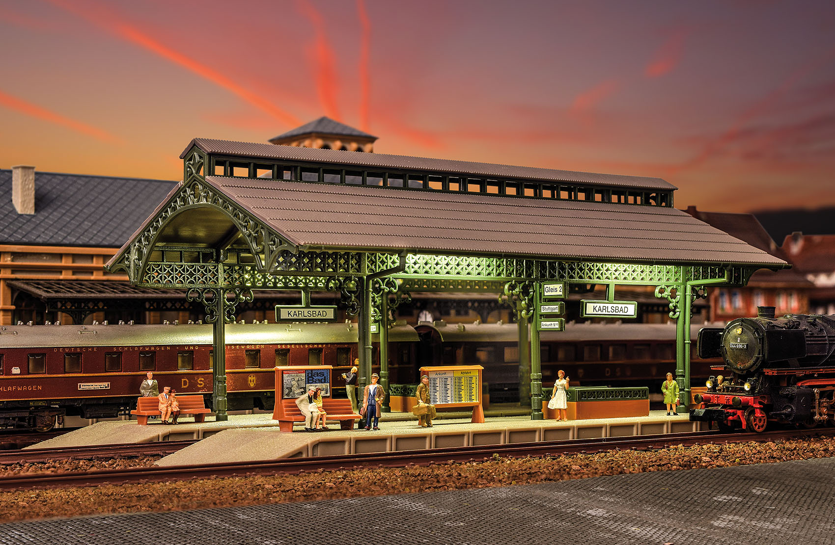 N Platform hall with LED lighting - Kit - E-trains