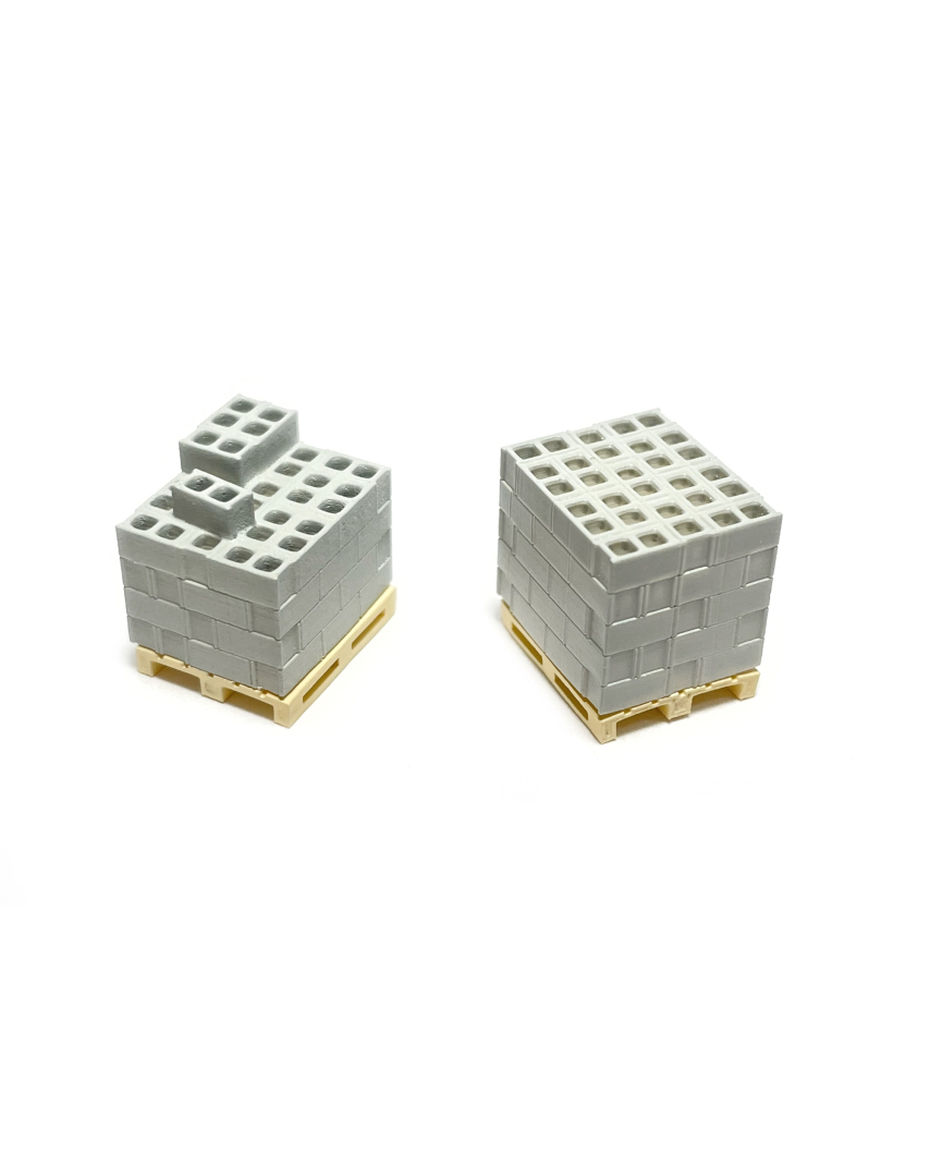 Concrete blocks on pallets (2 units) - E-trains