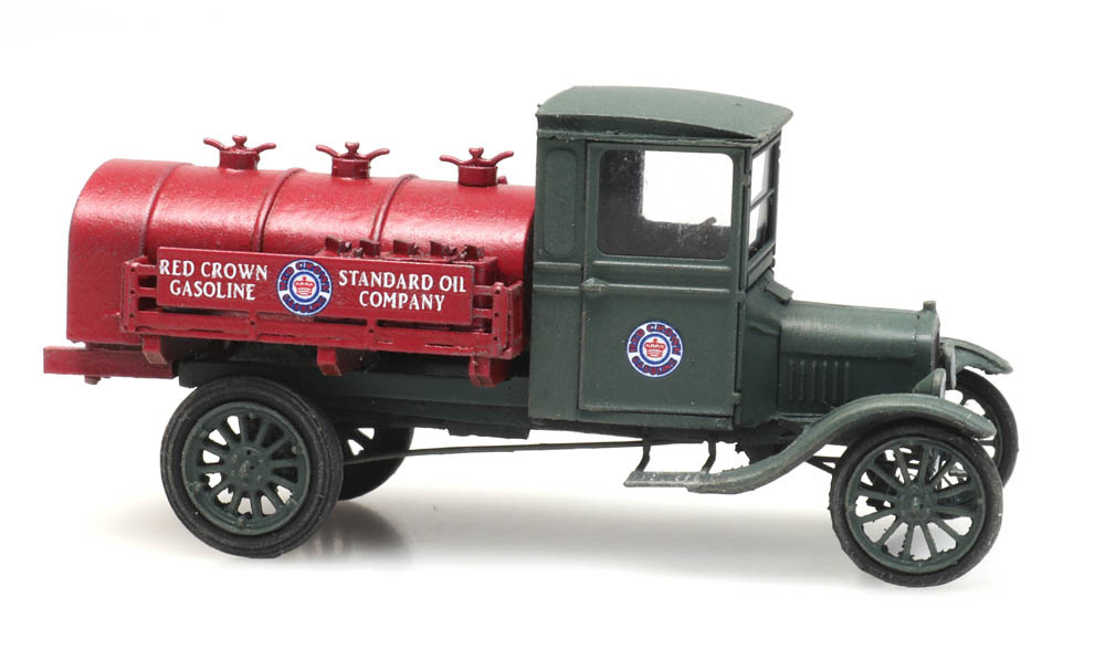 Ford Model TT tank truck Standard Oil - E-trains