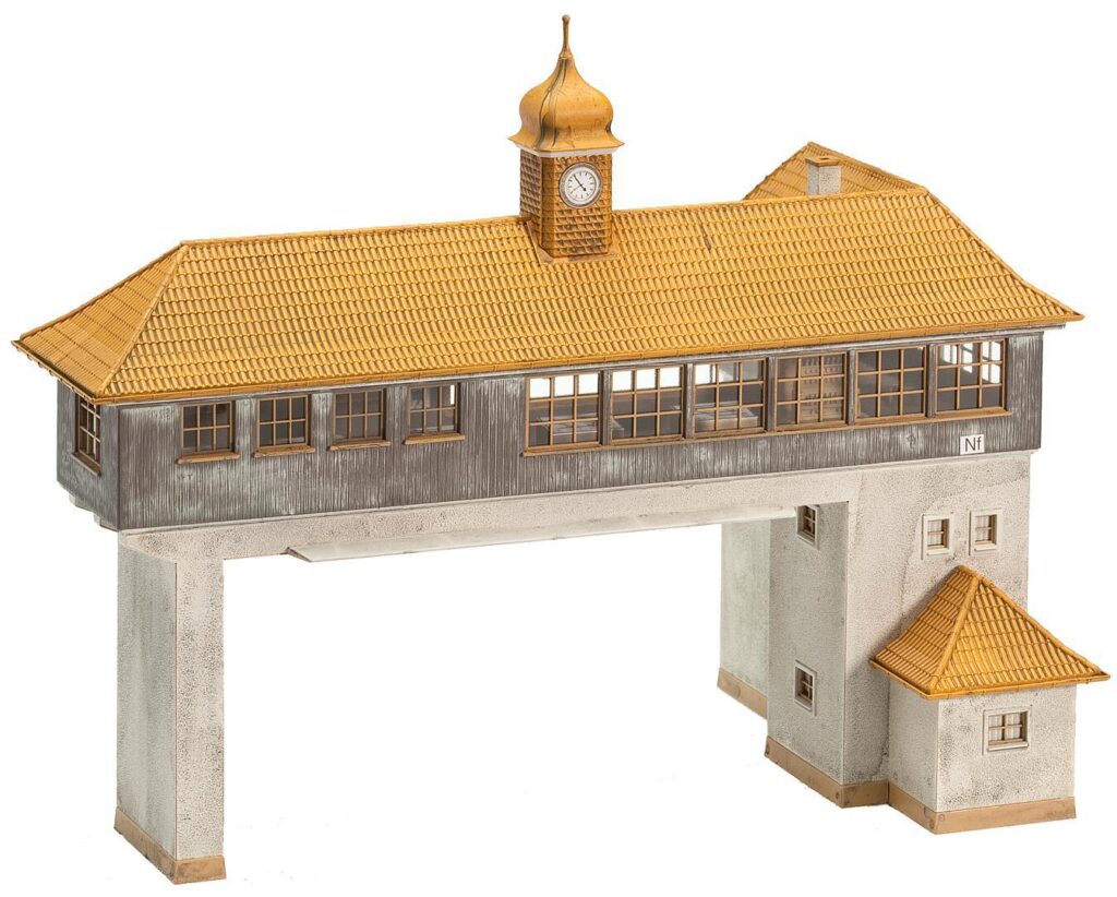 Neustadt Overhead signal tower - E-trains