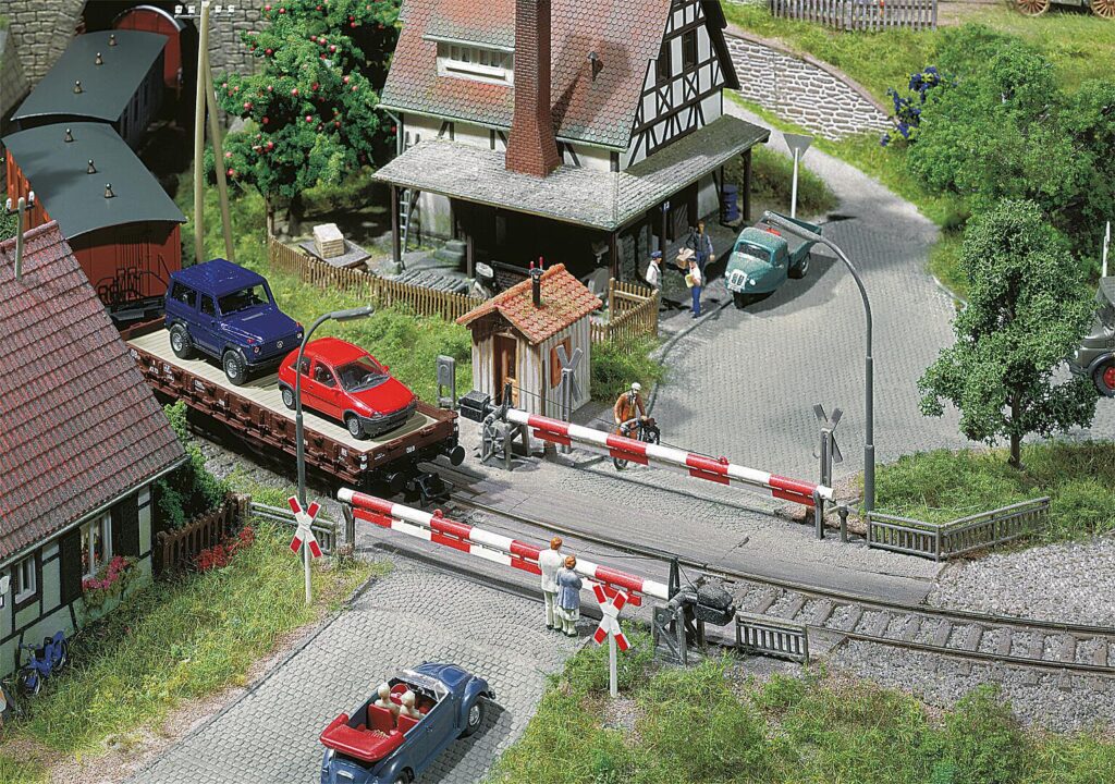 Guarded level crossing - E-trains