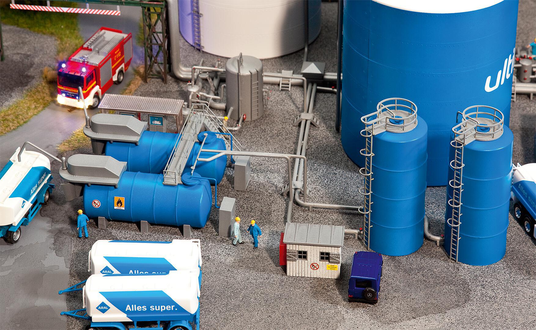 ARAL tank farm - E-trains