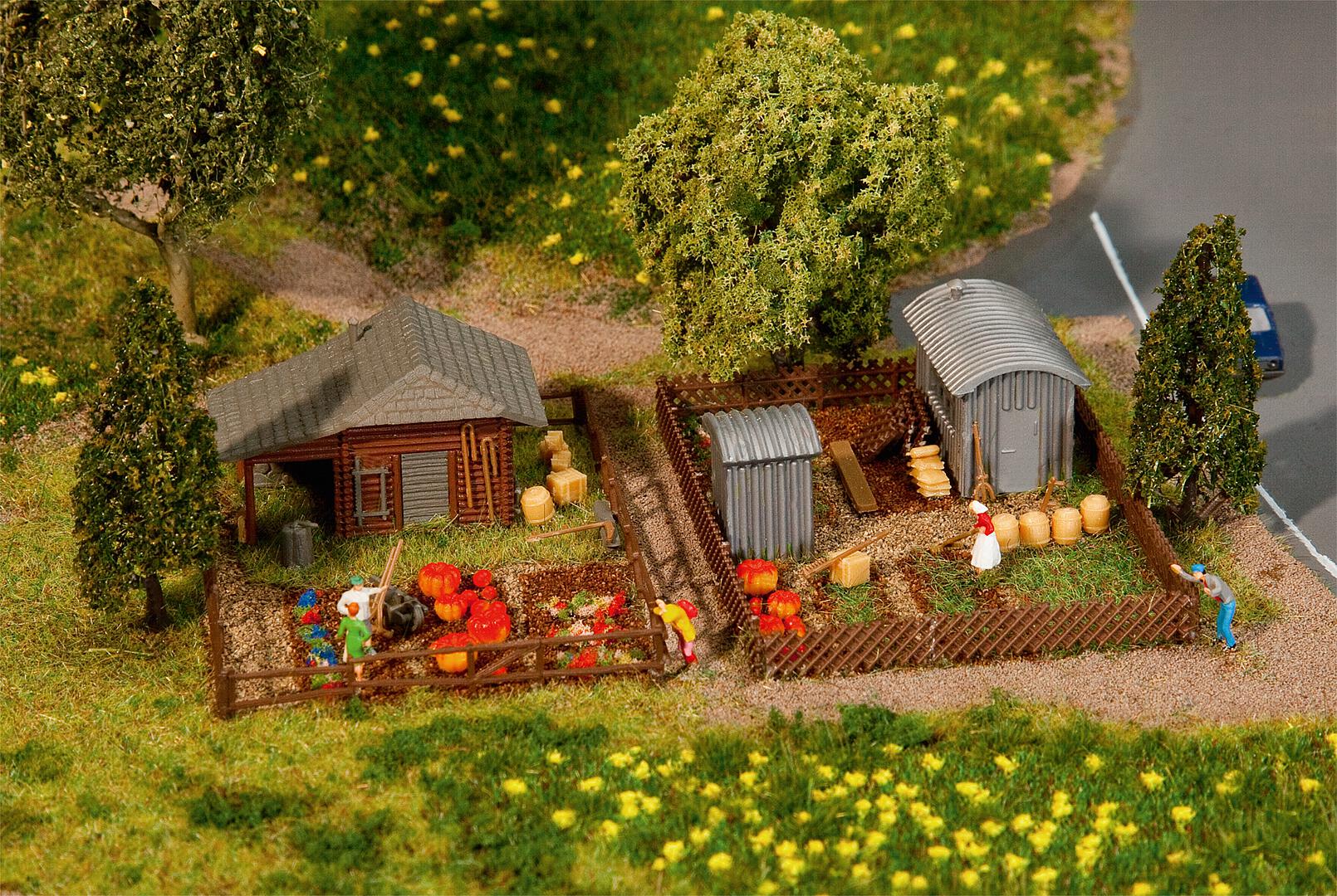 Allotment garden set 3 - E-trains