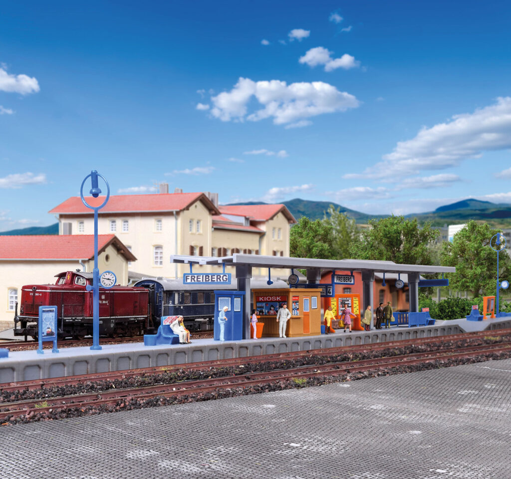 N Platform Freiberg - Kit - E-trains