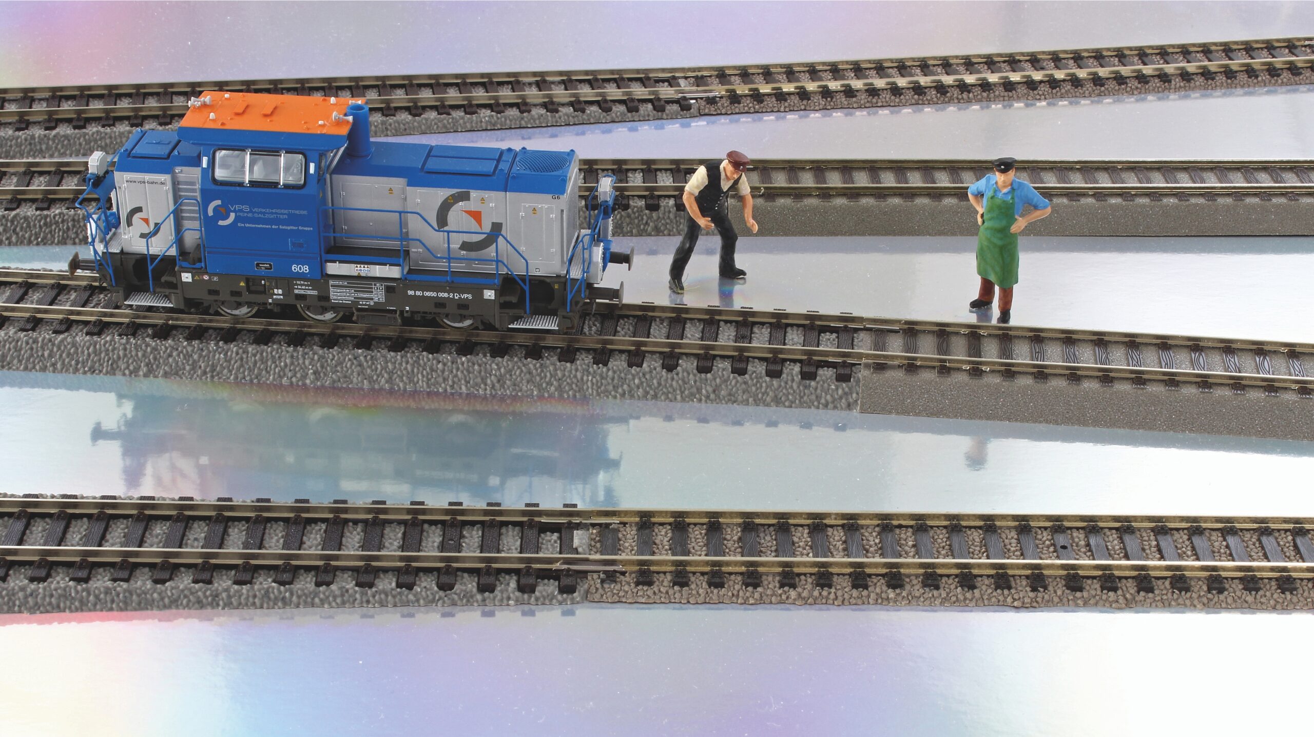 PIKO A-track w roadbed, Transition track to ROCO** GeoL - E-trains