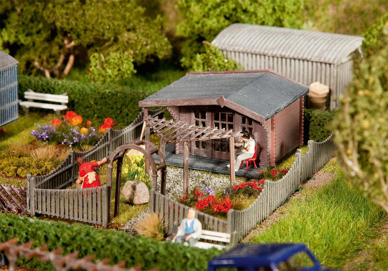 Allotments with summer house - Kit - E-trains
