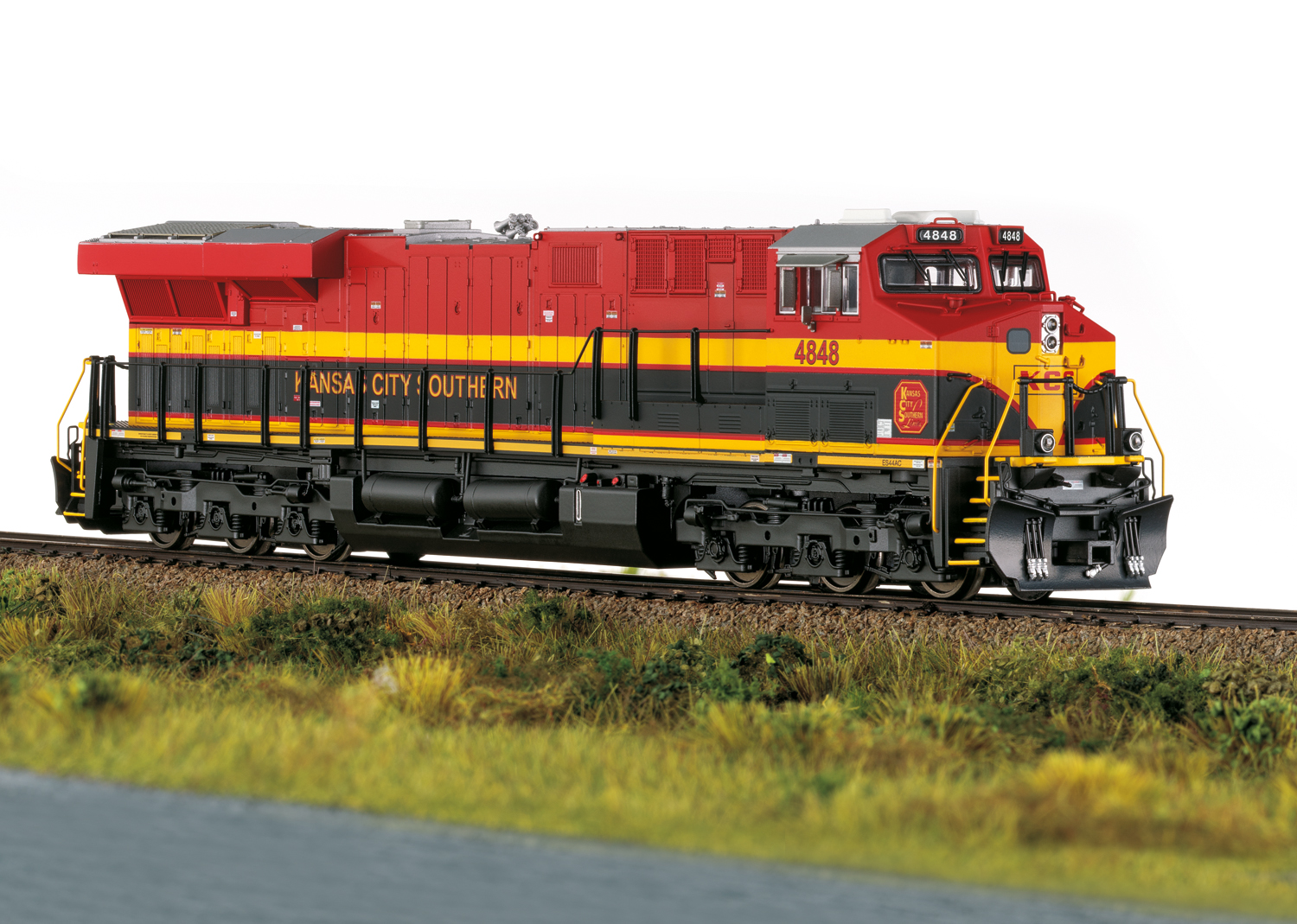 DCC - Type GE ES44AC Diesel Locomotive - E-trains