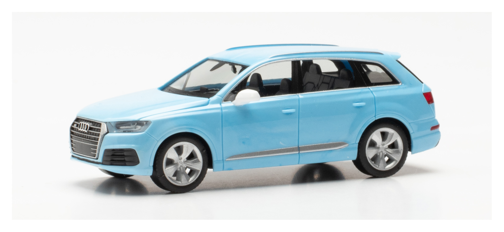 Audi Q7, Blue Marbled - E-trains