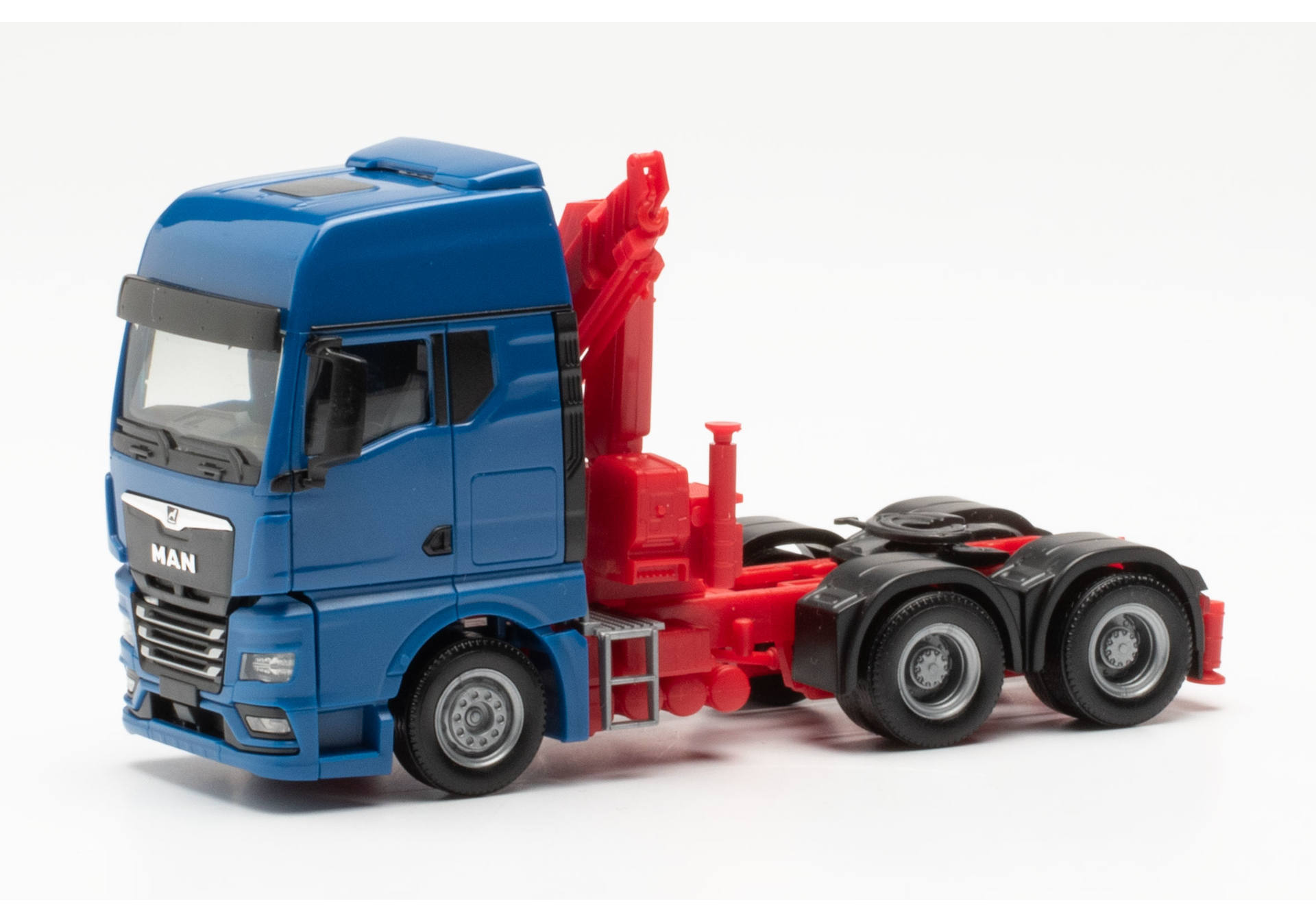 MAN TGX GX 6x4 rigid tractor with crane, blue - E-trains